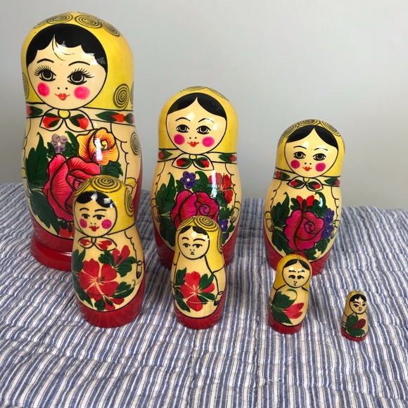 Russian | Other | Vintage Russian Nesting Dolls 7 Piece Traditional ...